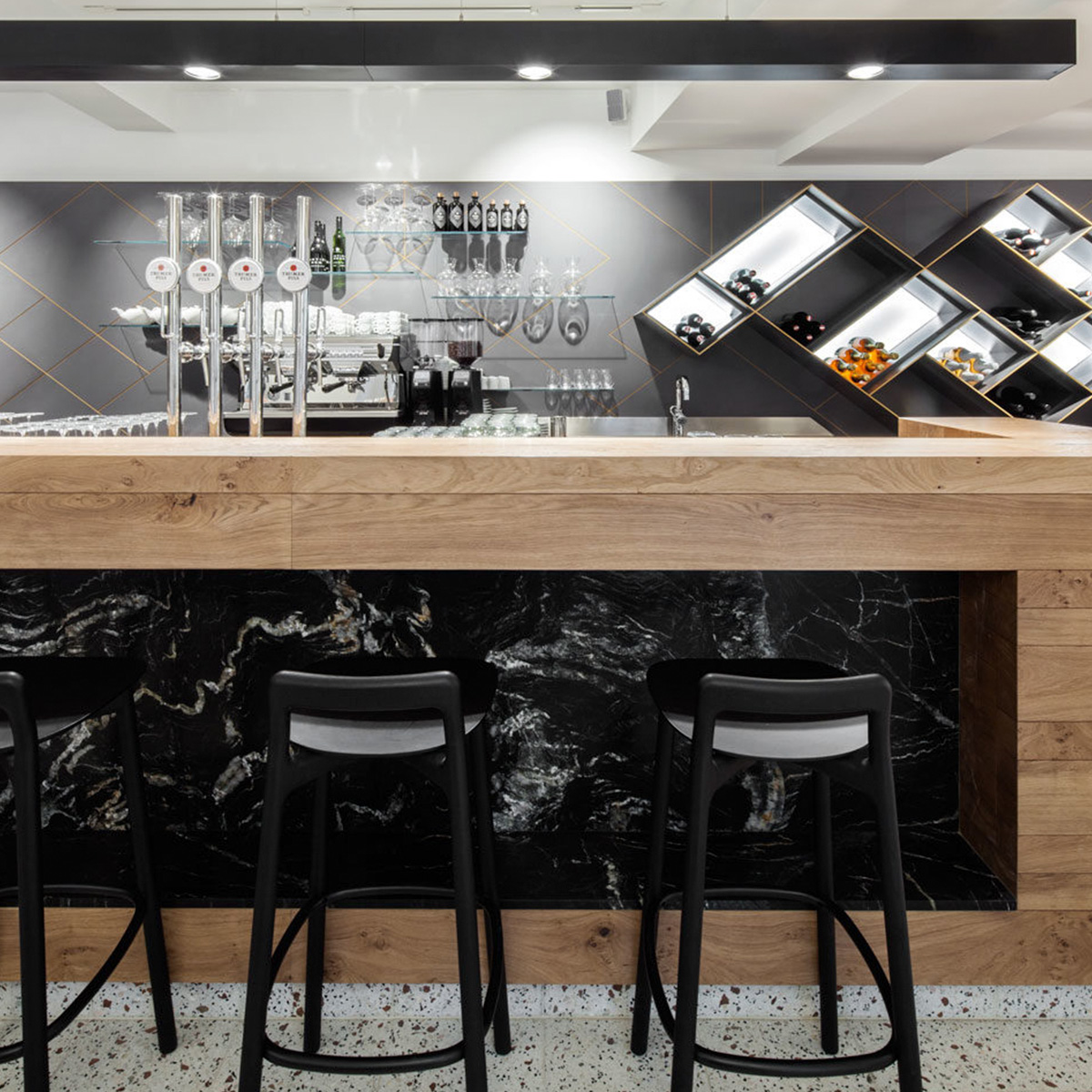 MC2 브란카 카운터 스툴 MC2 Branca Counter Stool | LOMAD(로마드) - 소유의 타이밍