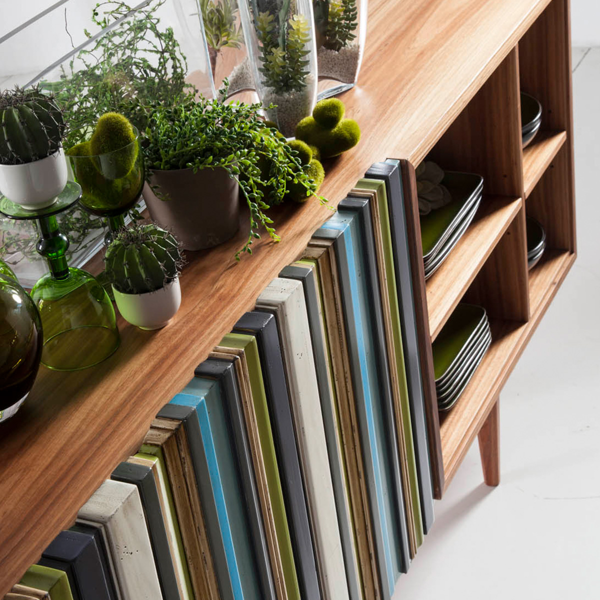 레이나 TV 오픈 스토리지 Reina TV Storage | LOMAD(로마드) - 소유의 타이밍