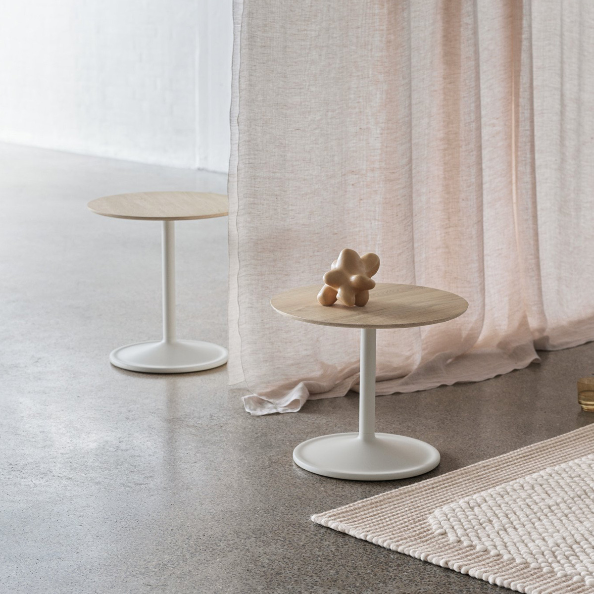 소프트 사이드 테이블 Ø48 Soft Side Table Ø48 | LOMAD(로마드) - 소유의 타이밍