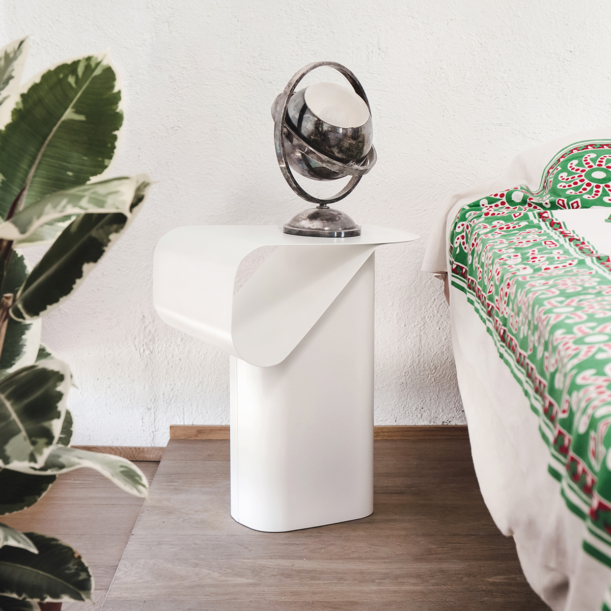 레뷰 사이드 테이블 Revue Side Table | LOMAD(로마드) - 소유의 타이밍