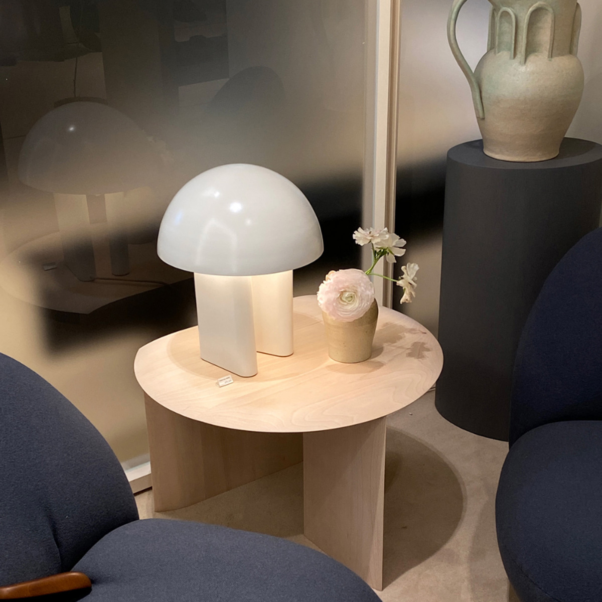 웨지 라운드 테이블 (2 Legs) Wedge Round Table 2 Legs | LOMAD(로마드) - 소유의 타이밍