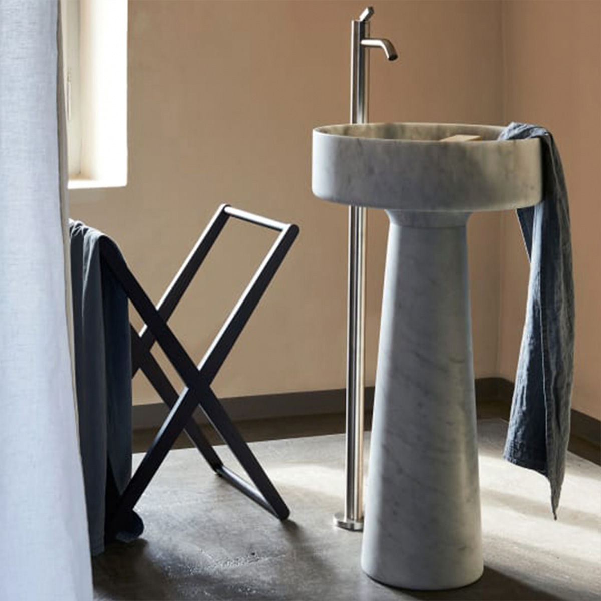 X 수건걸이 X Towel Holders | LOMAD(로마드) - 소유의 타이밍